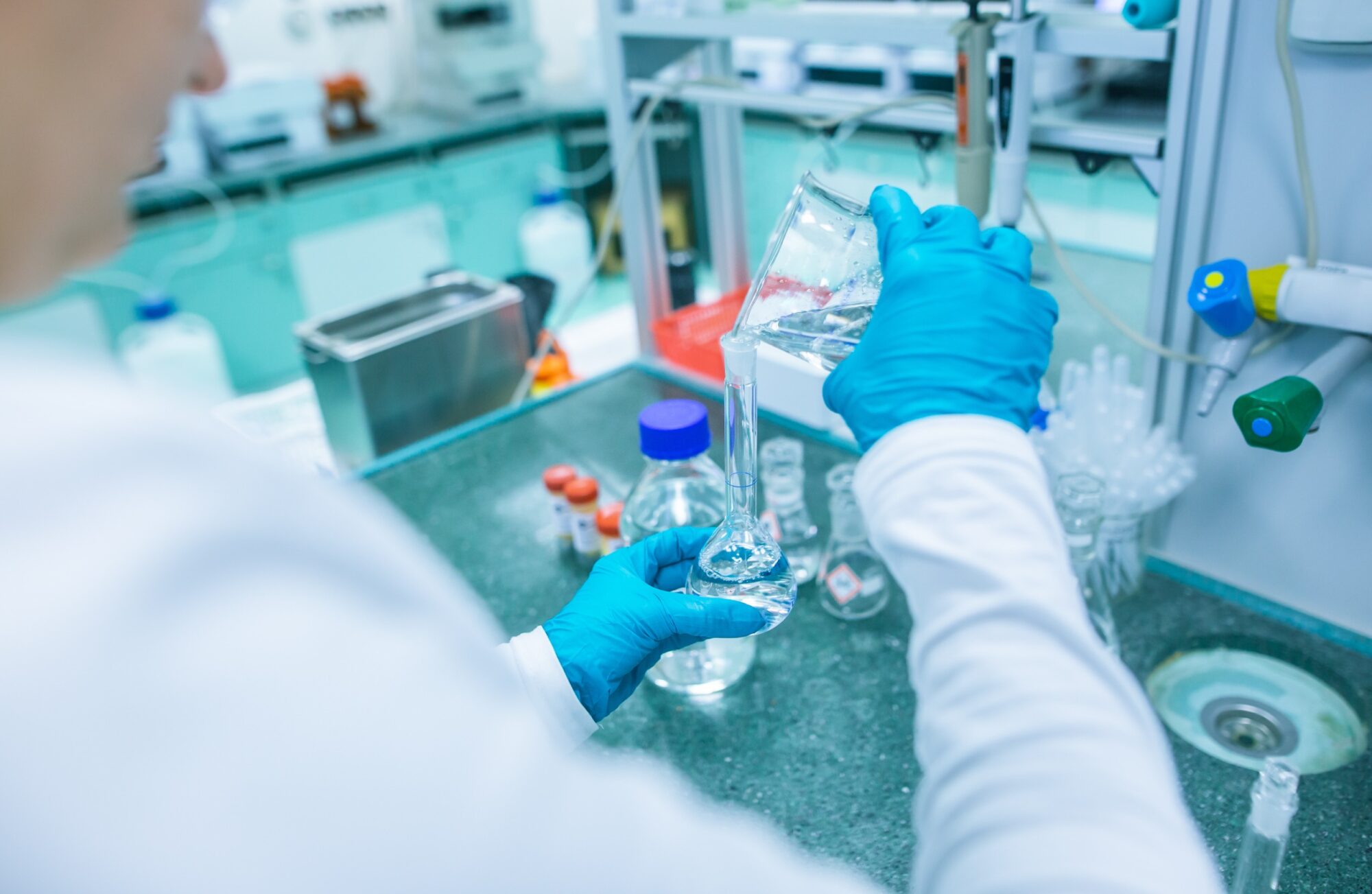 Solutions d'eau ultra-pure pour la recherche universitaire | MECO